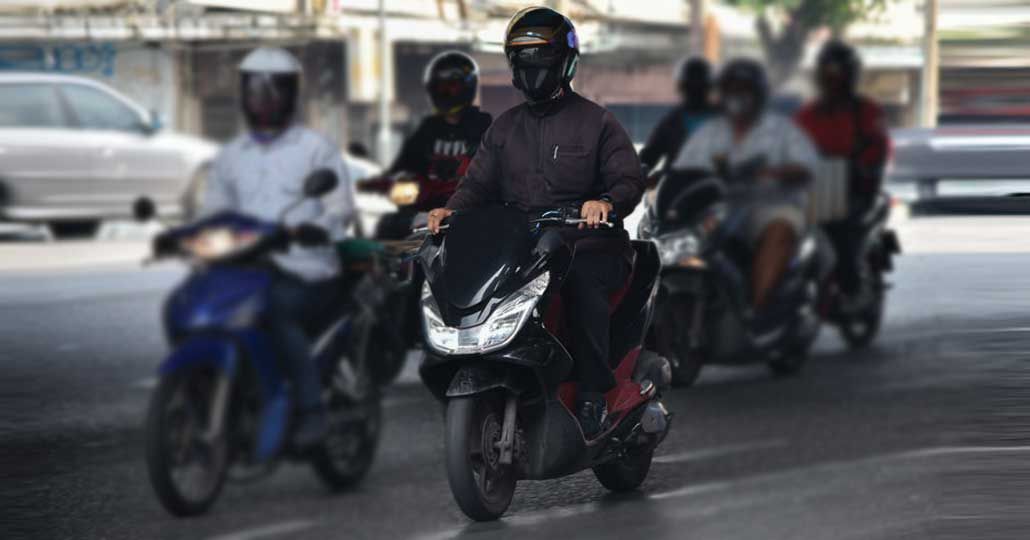 Cara Mengendarai Motor Matic yang Benar